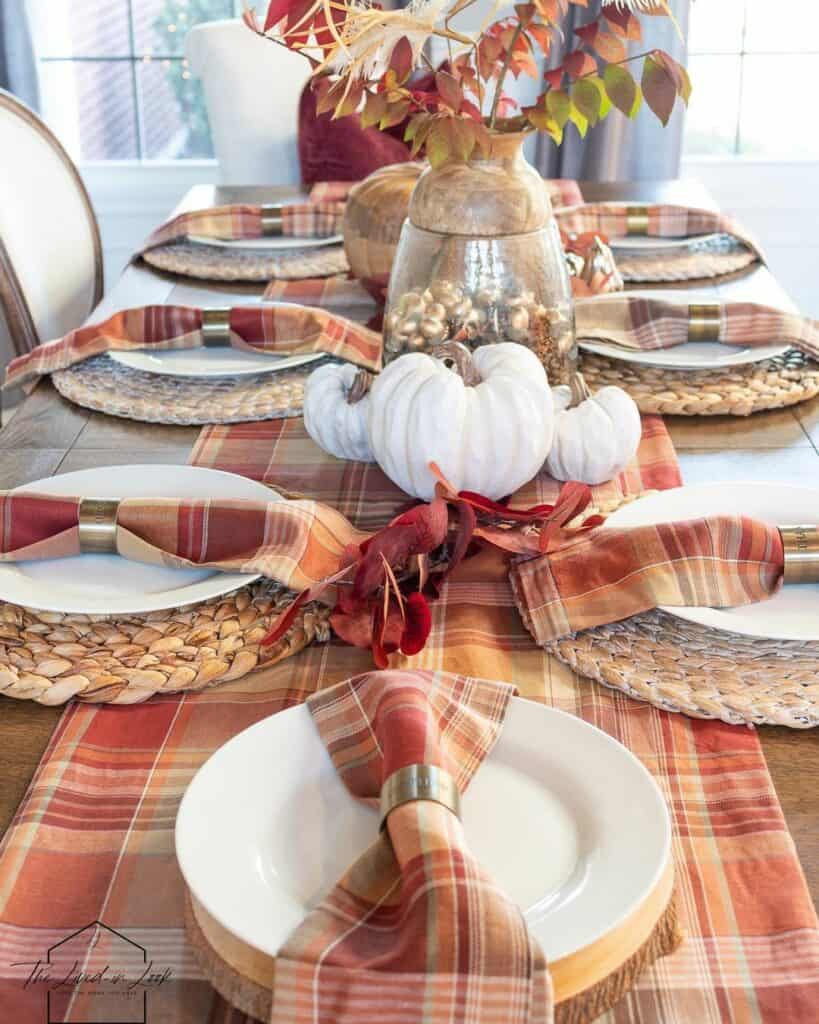 Plaid-themed Thanksgiving Table Décor Ideas - Soul & Lane
