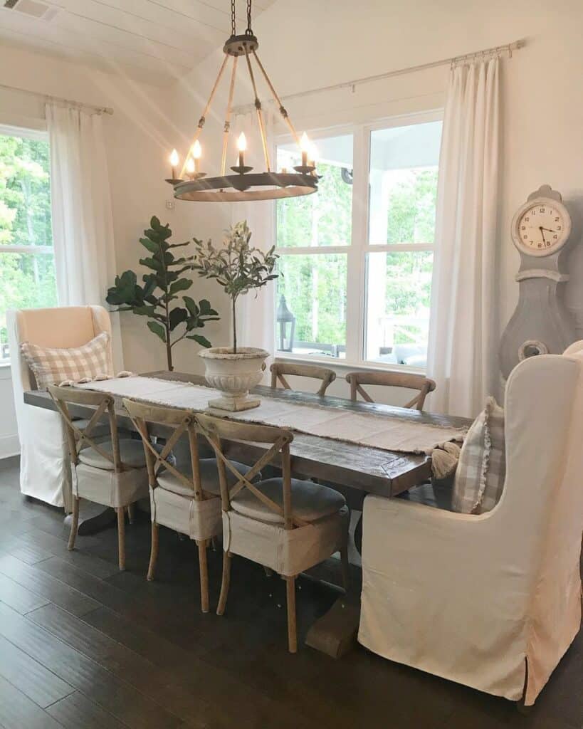 Slipcovered Chairs With Matching Décor - Soul & Lane