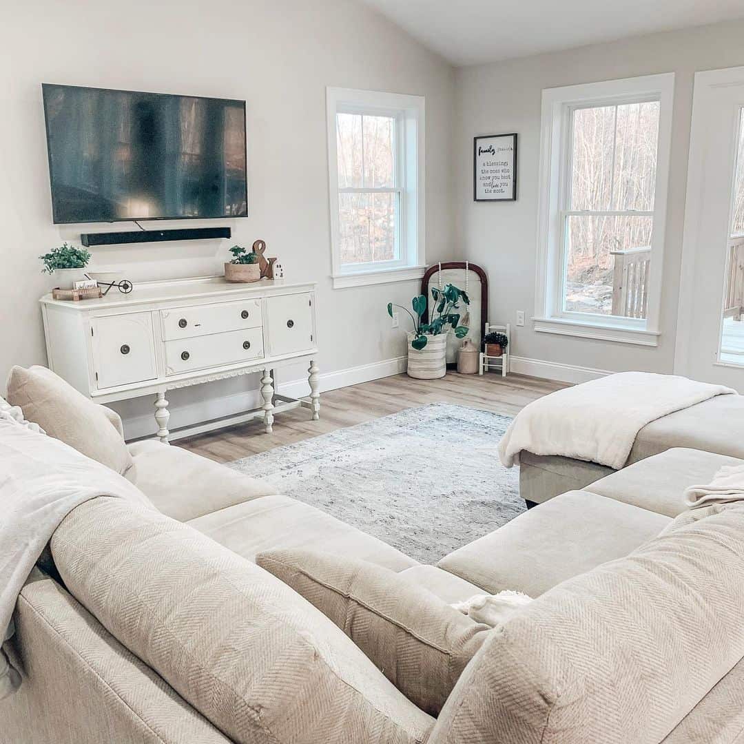 Small Room Décor Ideas for a Farmhouse Living Room - Soul & Lane