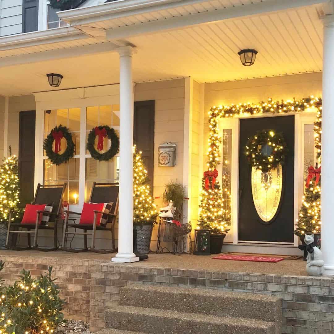 29 Christmas Front Porch Ideas To Try This Holiday Season