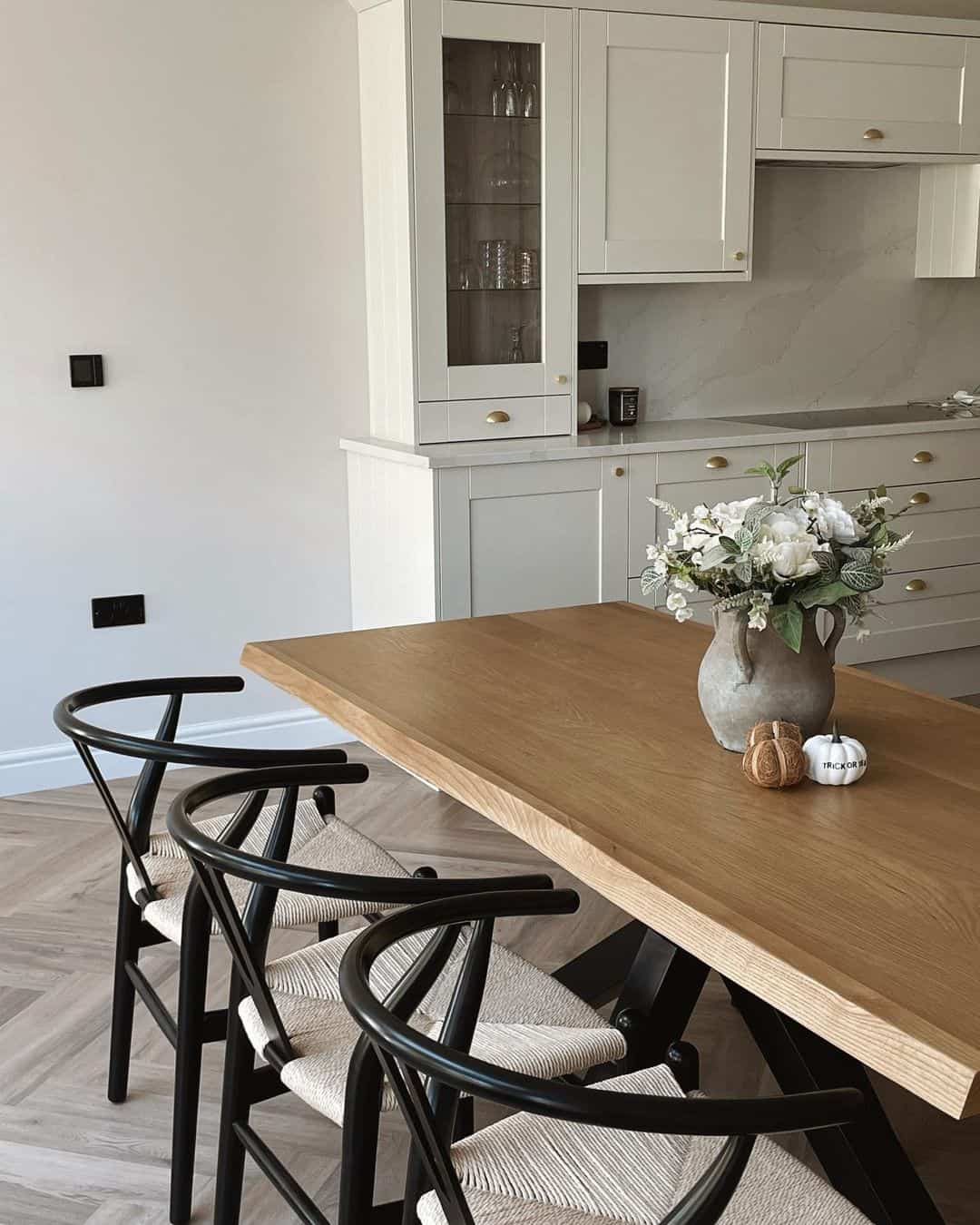 Modern Dining Table With Wishbone Chairs - Soul & Lane