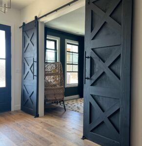 25 Spectacular Barn Door Designs for Maximum Style