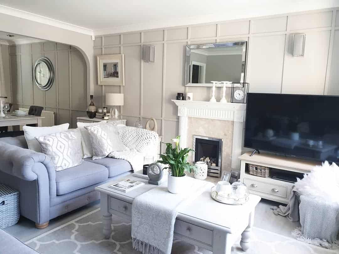 22 Captivating Board and Batten Living Room Designs