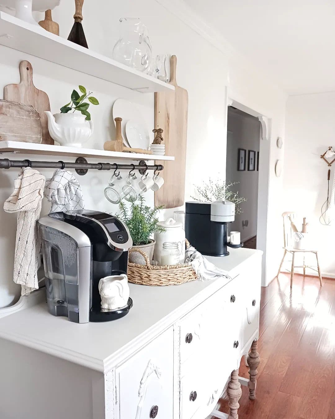 Classic Farmhouse Décor in Home Café - Soul & Lane