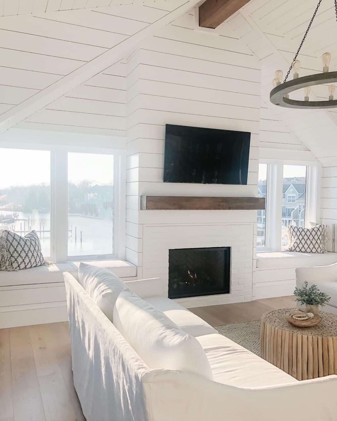 23 Cozy Coastal Fireplace Ideas Where You Can Cuddle Up