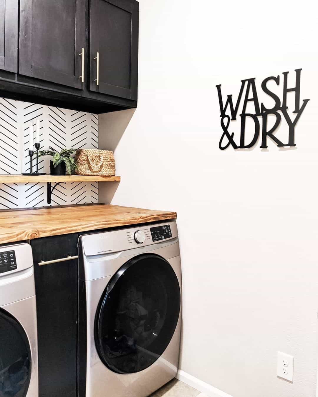 25 Beautiful Laundry Room Decorating Ideas You’ll Adore