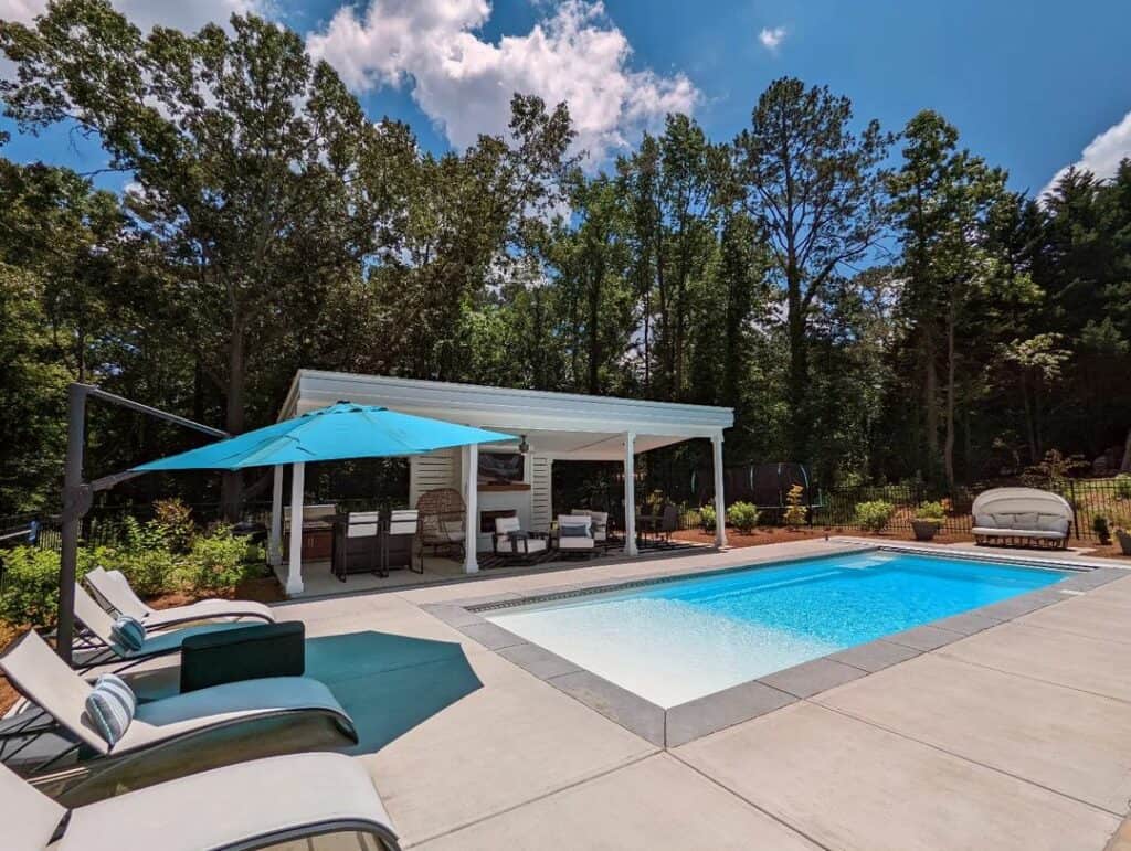 Modern Outdoor Entertainment With Swimming Pool - Soul & Lane