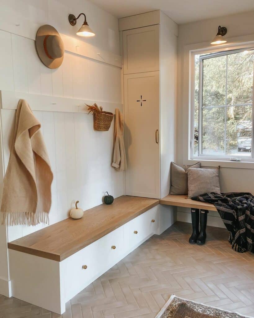 22 Tiled Mudroom Designs To Add Style to Your Home