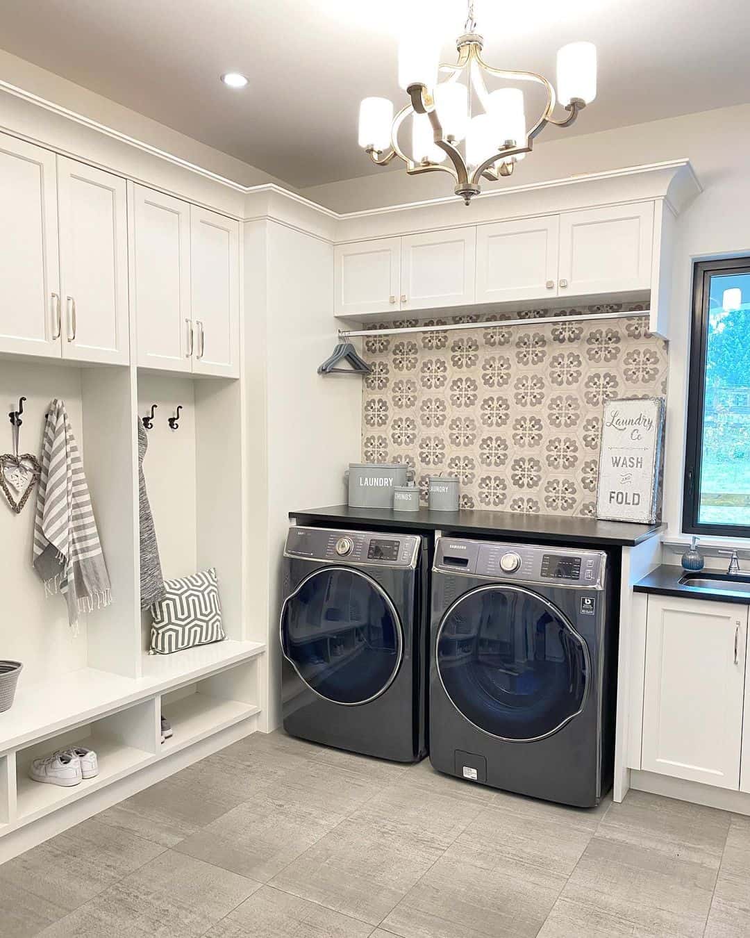 25 Beautiful Laundry Room Decorating Ideas You’ll Adore