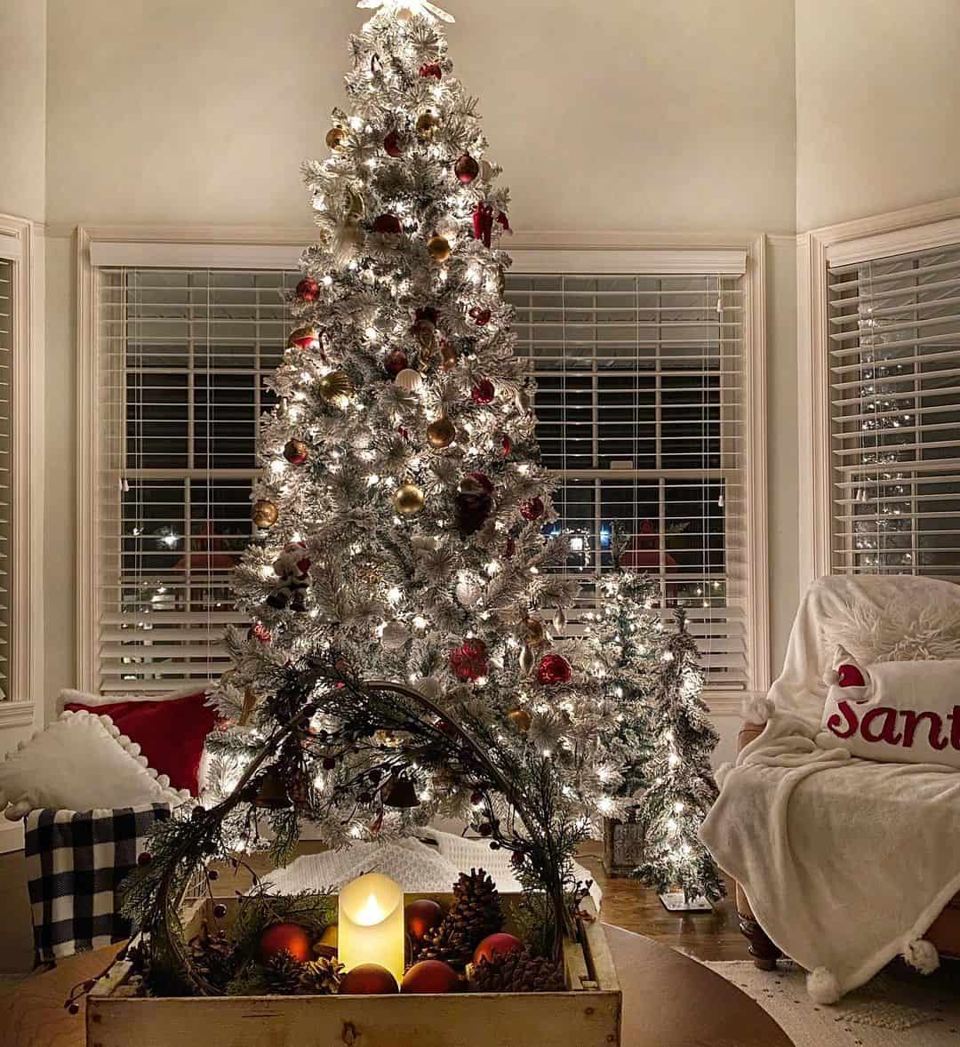 22 Merry and Bright Christmas Tree Ideas for a Festive Season