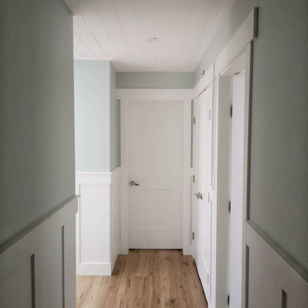 Simple Wainscoting Ideas Hallways