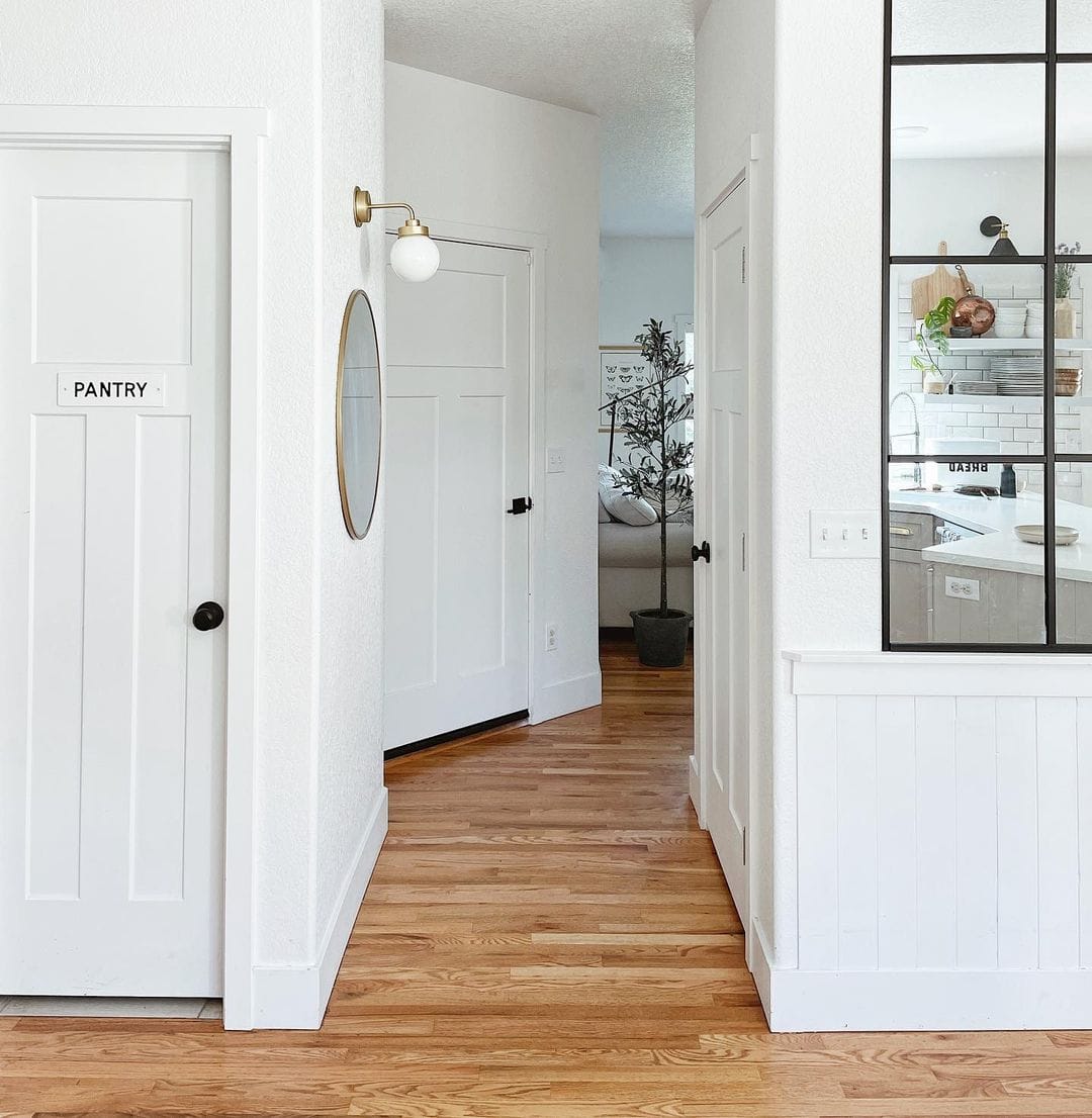 24 Hallway Wainscoting Ideas for an Elegant Design