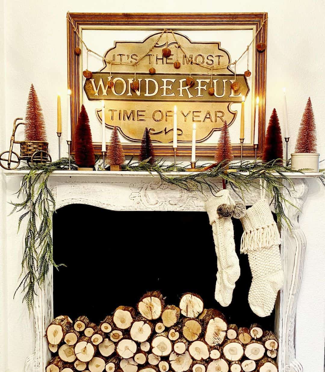 Vintage Mantel With Classic Yuletide Decor - Soul & Lane