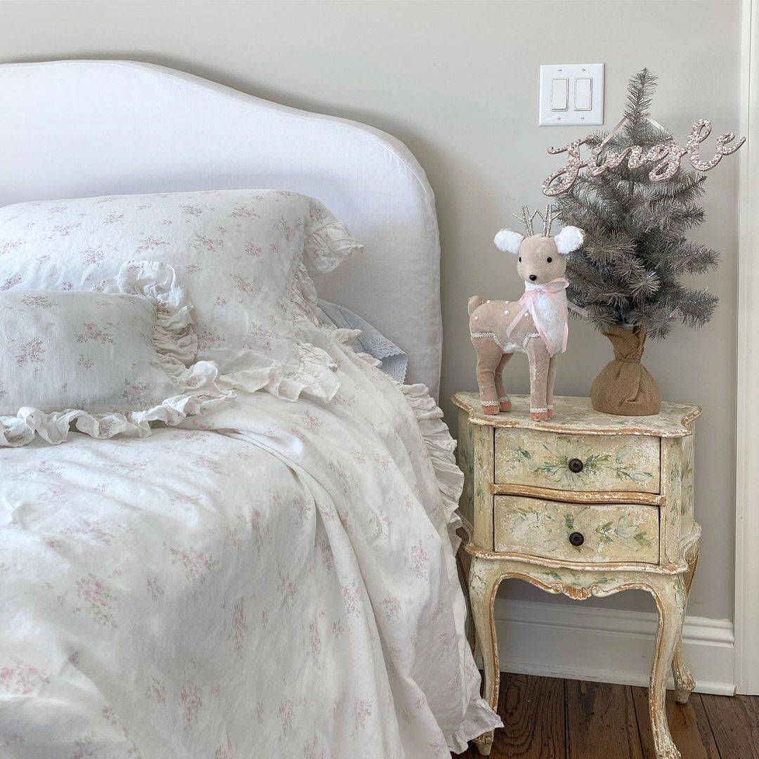 Antique Bedside Display - Soul & Lane