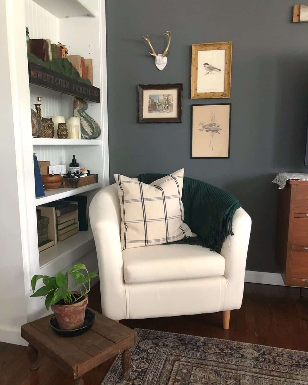 Comfy Corner Showcases Color Versatility - Soul & Lane