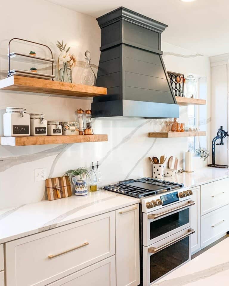 Splurge or Save? The Verdict on Slab Backsplashes from Design Experts