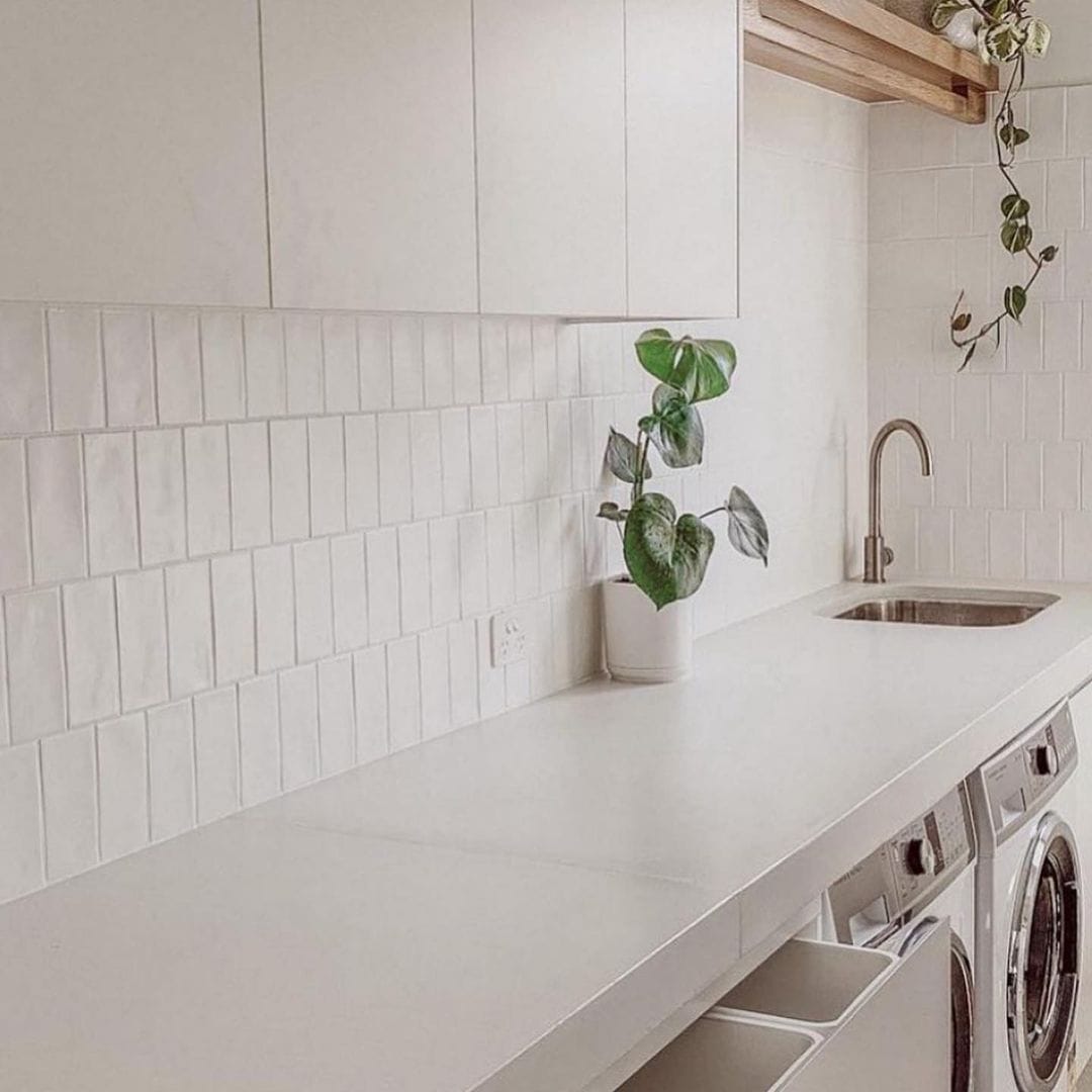 17 Vertical Tile Backsplash Ideas to Accent Your Space
