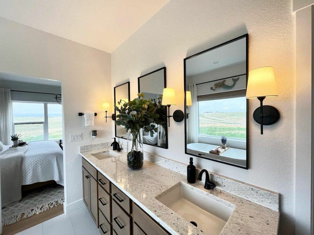 23 Lavish Ideas for a Bathroom Mirror With Sconces on Each Side