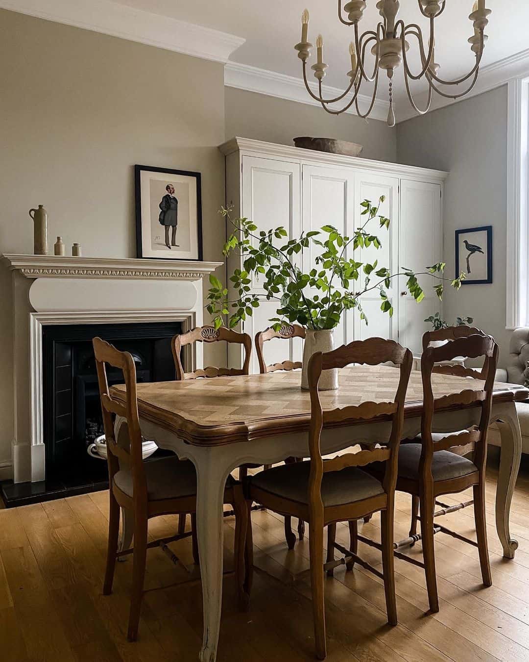 Patterned Dining Table Idea - Soul & Lane