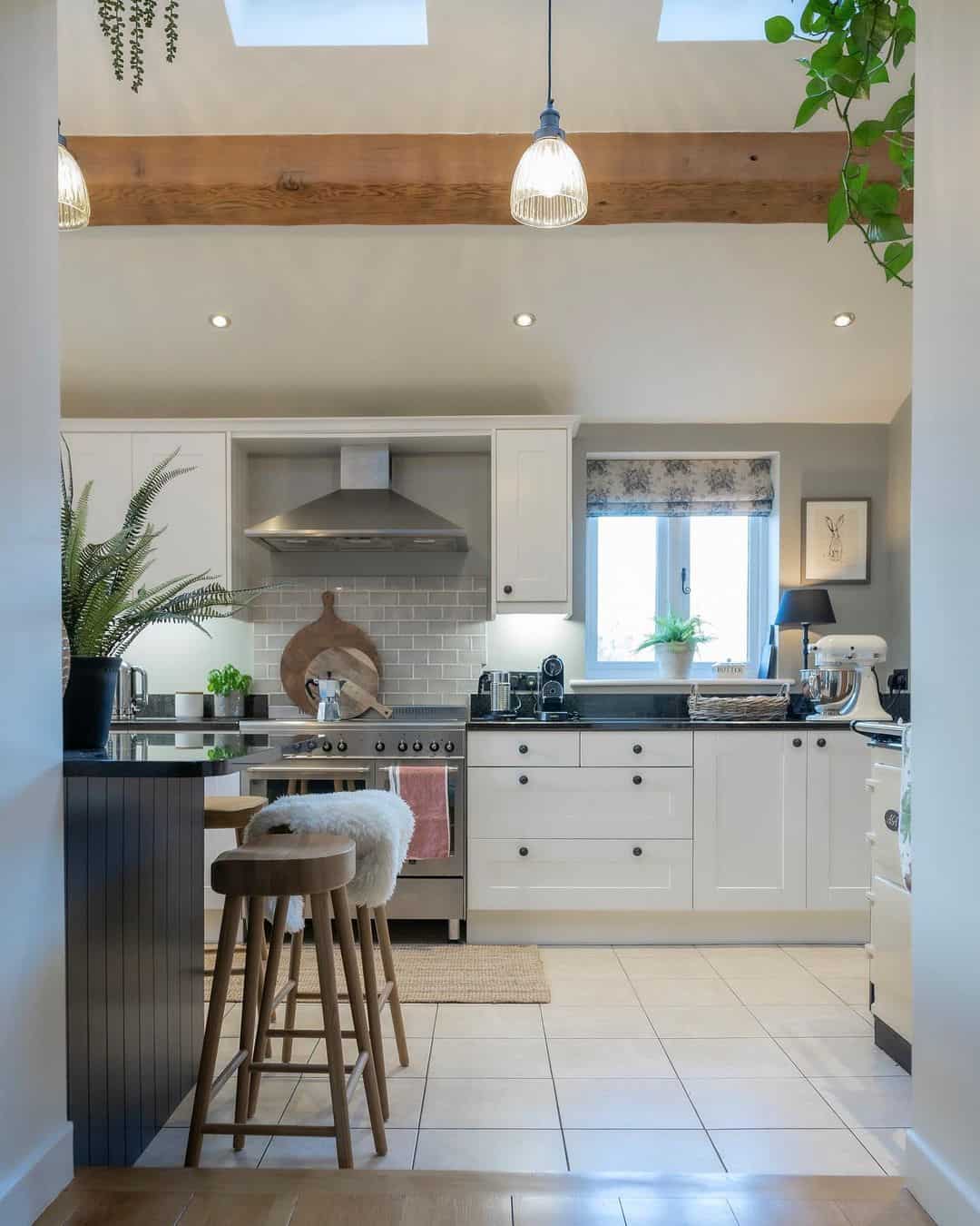 Light Gray Walls for an Airy Kitchen - Soul & Lane