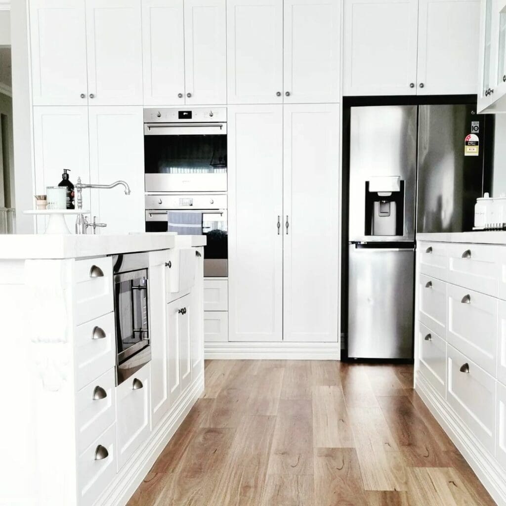 Warm Tone With Cool Shades - Soul & Lane