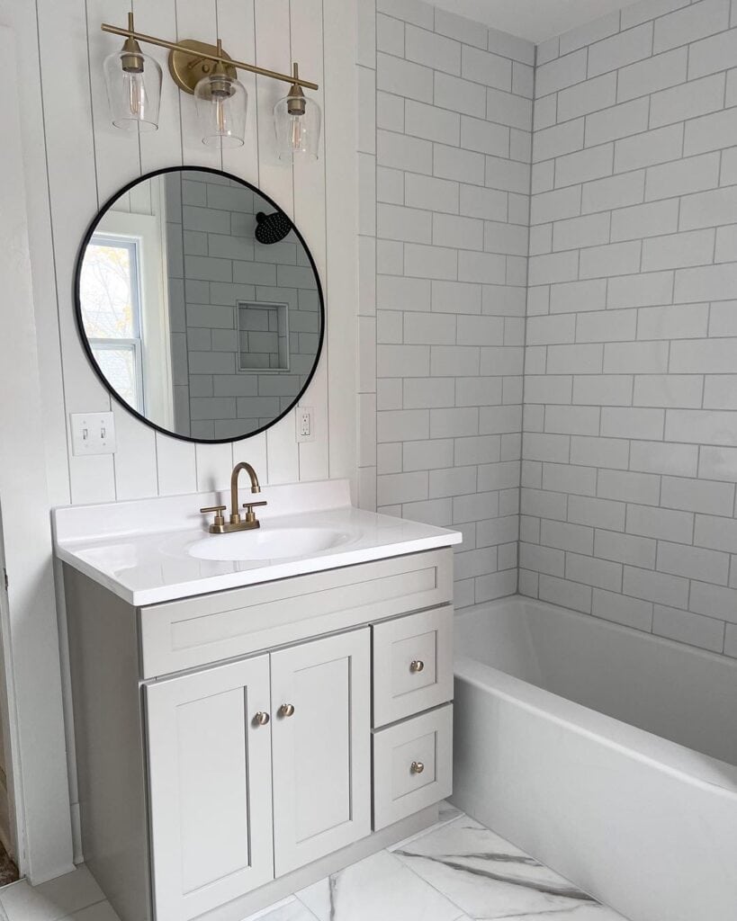 19 Beadboard Bathroom Ideas That Will Never Go Out of Style
